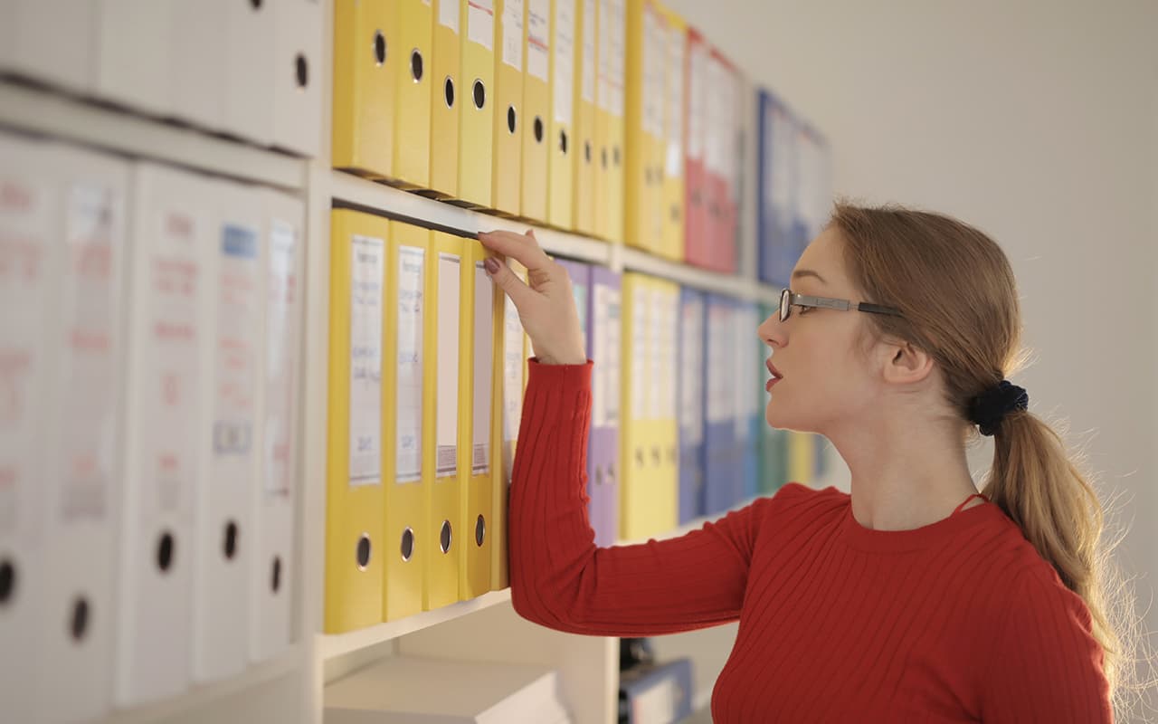 What is the difference between a records clerk and a file clerk? - Arm-AC